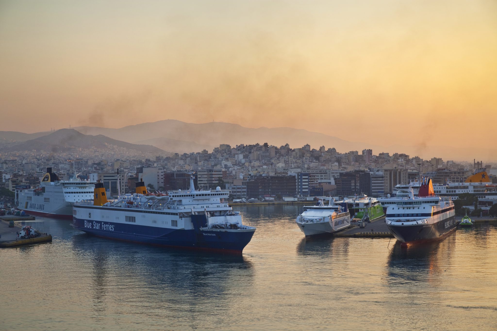 Piraeus, Greece Weather: Temperature and Climate