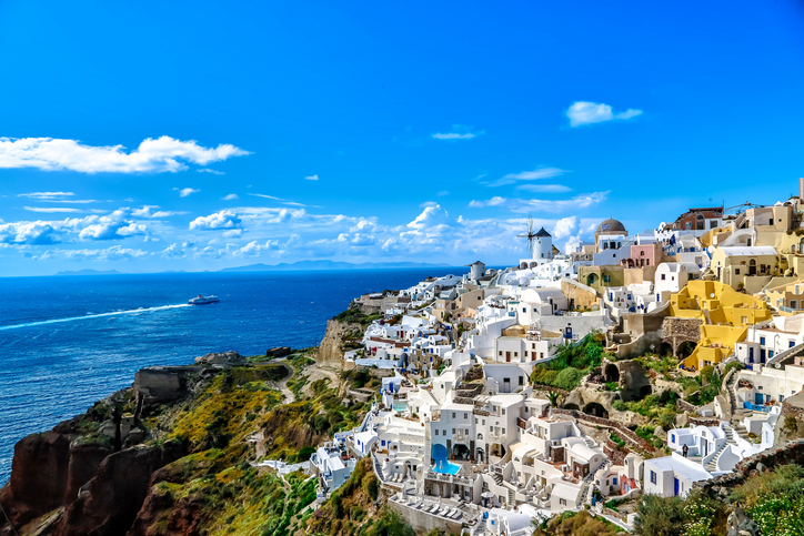 Ways to Experience the Beautiful Scenery on Santorini